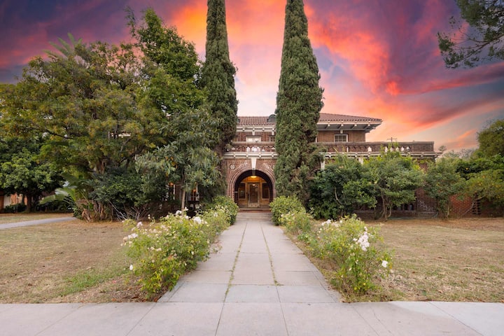 Famous Grand Historic Beaux-arts Mansion - Little Tokyo - Los Angeles