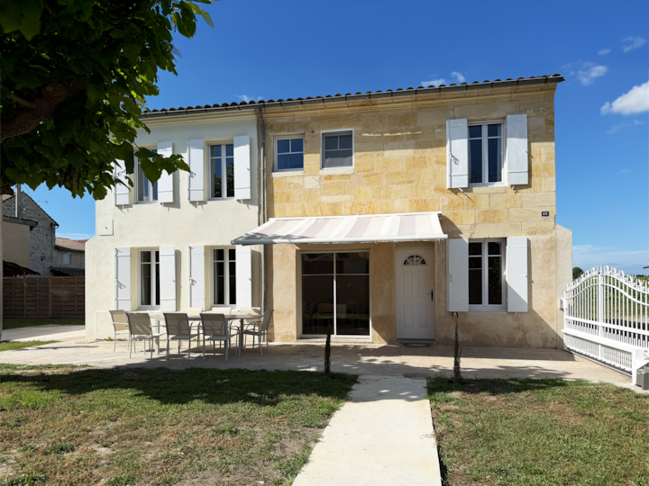 Maison De Charme En Pierre Dans Les Vignes Piscine - Libourne