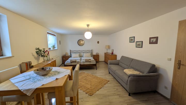 Studio Im Souterrain Eines Einfamilienhauses - Wolfratshausen