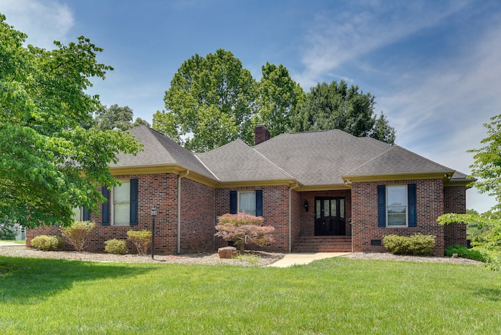 Updated Countryside Getaway In Midland + Games! - Midland, NC
