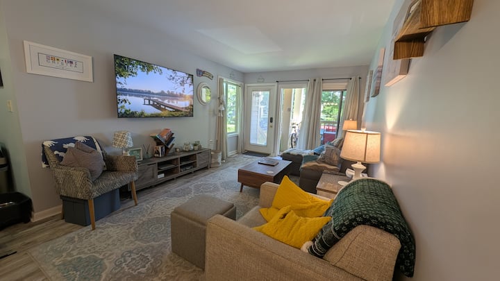 Bayside Condo, W/pool; Short Walk To The Beach - Ocean City, MD