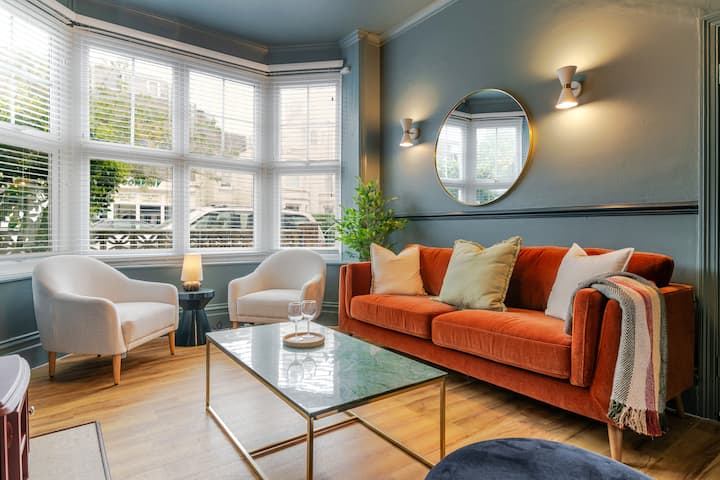 Boutique Coastal House For Groups | Sleeps 10 - Weymouth