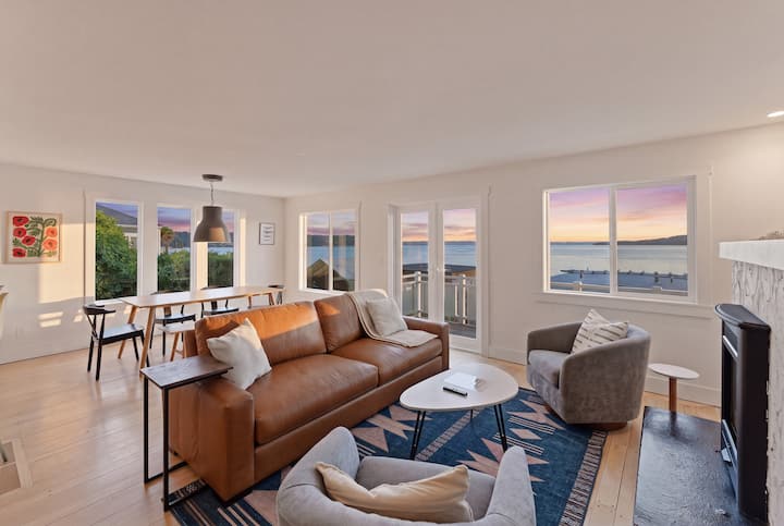 Waterfront Cabana | Puget Sound & Rainier Views - Vashon