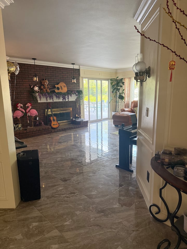 Huge Luxury Get Away Home - San Dimas, CA