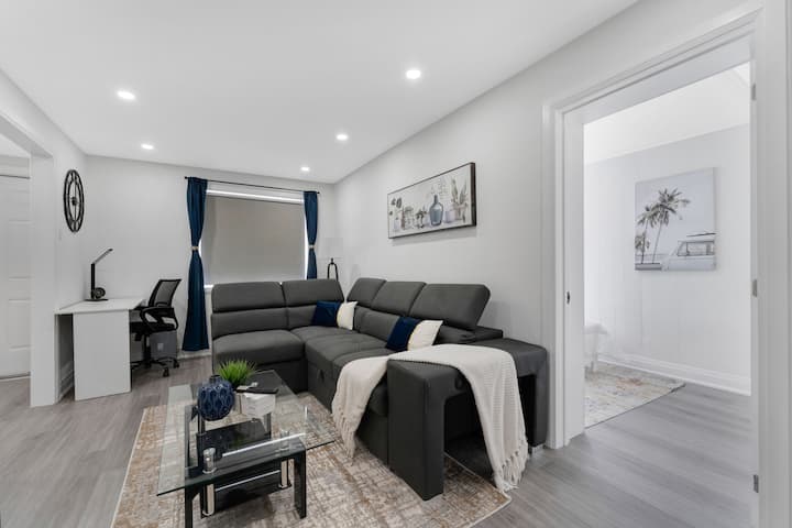 Economy Express: Modern 4b/1b, Office, 5g, Parking - Cornwall, ON, Canada
