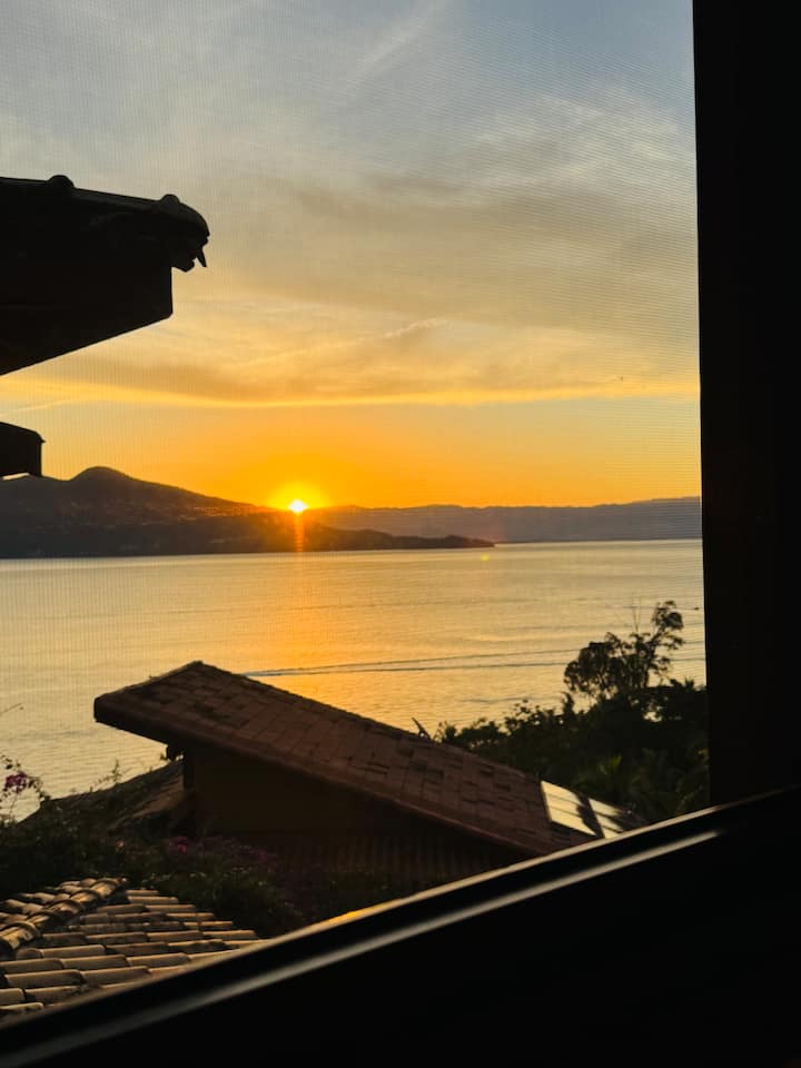Casa Com Linda Vista Em Cond Frente Mar - Ilhabela
