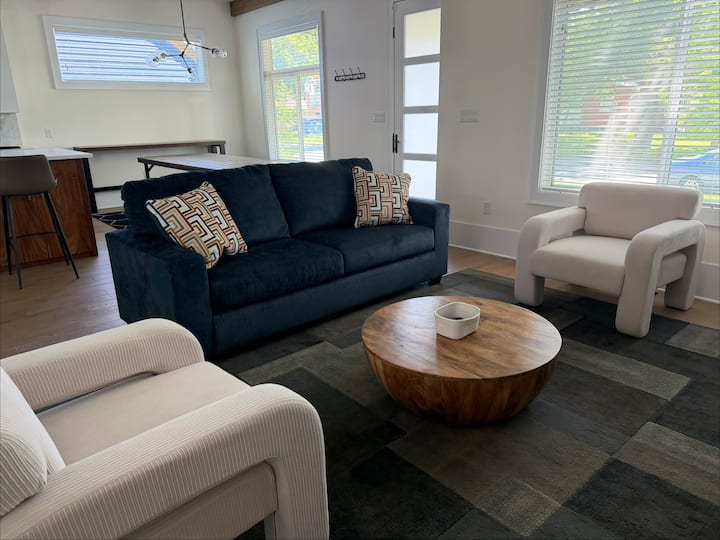 Luxurious Lawrence Lodging - Close To Fieldhouse! - Lawrence, KS