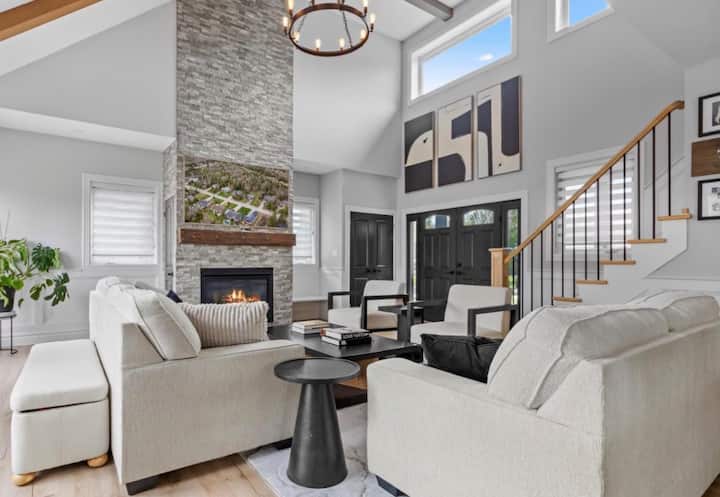 Beautiful 5 Bed, 4 Bath Modern Home Close To Beach - Southampton