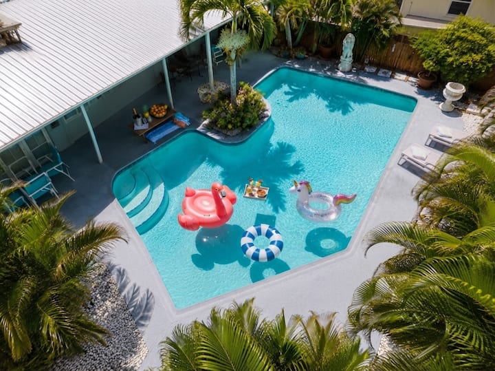 Casa Leon | Pool And Backyard 18 Min From Downtown - Pembroke Pines, FL