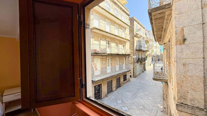 Encanto Del Casco Vello In The Heart Of Vigo - Vigo