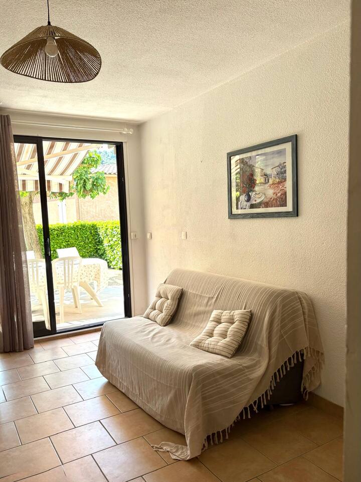 T2 Avec Jardin Clôturé – 4 Personnes - Gréoux-les-Bains