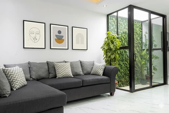Modern Home Fits18, Near Downtown 7br, 5bath,10bed - El Salvador