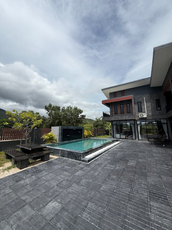 Luxury Saltwater Pool Villa Perfect For Families - Ko Pha-ngan