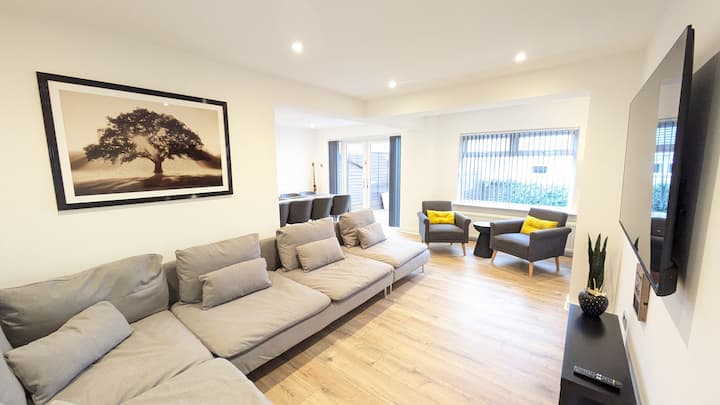 Kelburn, Kilmarnock - 4 Bed House - Kilmarnock