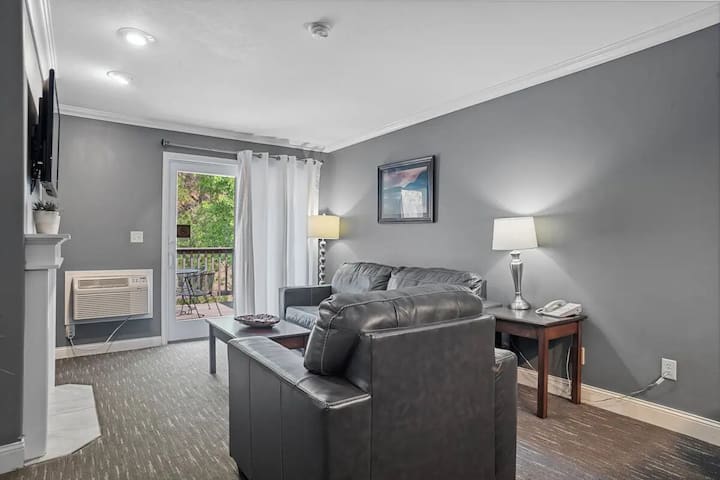 Presidential Suite | Deadwood Gulch | Elevated Xp - Deadwood, SD