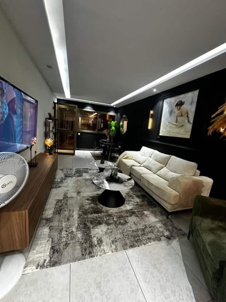 Maison Design Avec Piscine Privée +Jacuzzi à Angré - Abidjan