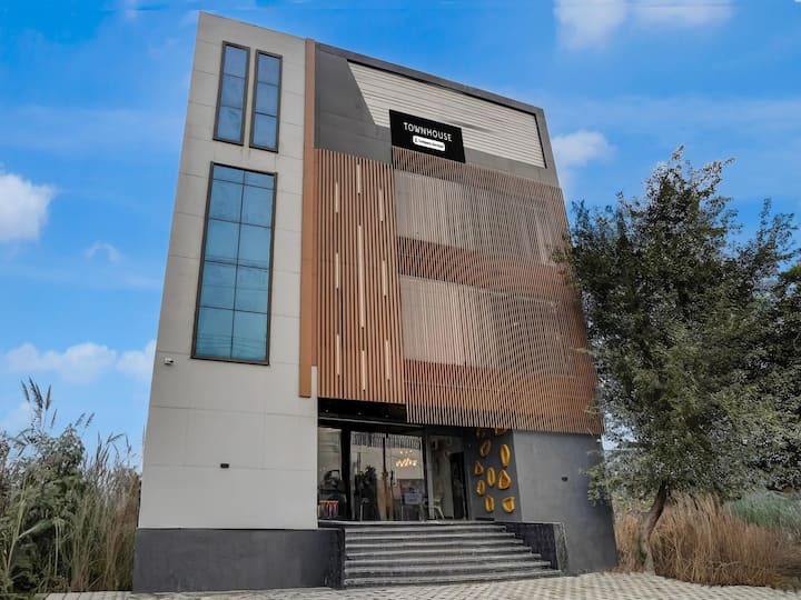 Maison De Ville Université Subharti Meerut - Meerut
