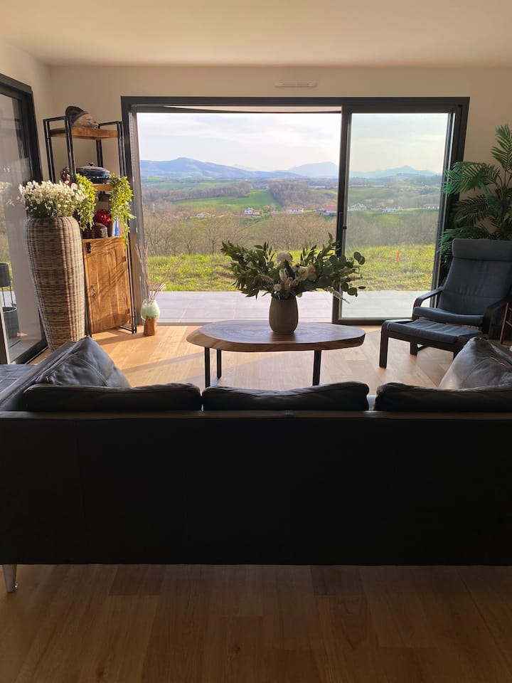 House  On The Hillside Panoramic Mountain Views. - Cambo-les-Bains
