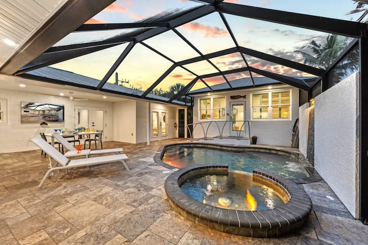 Brisas Del Mar Pool, Spa, Guest House - Sarasota, FL