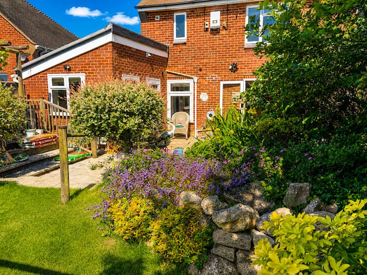 Gulliver’s Rest - Elegant Coastal Hideaway - Poole