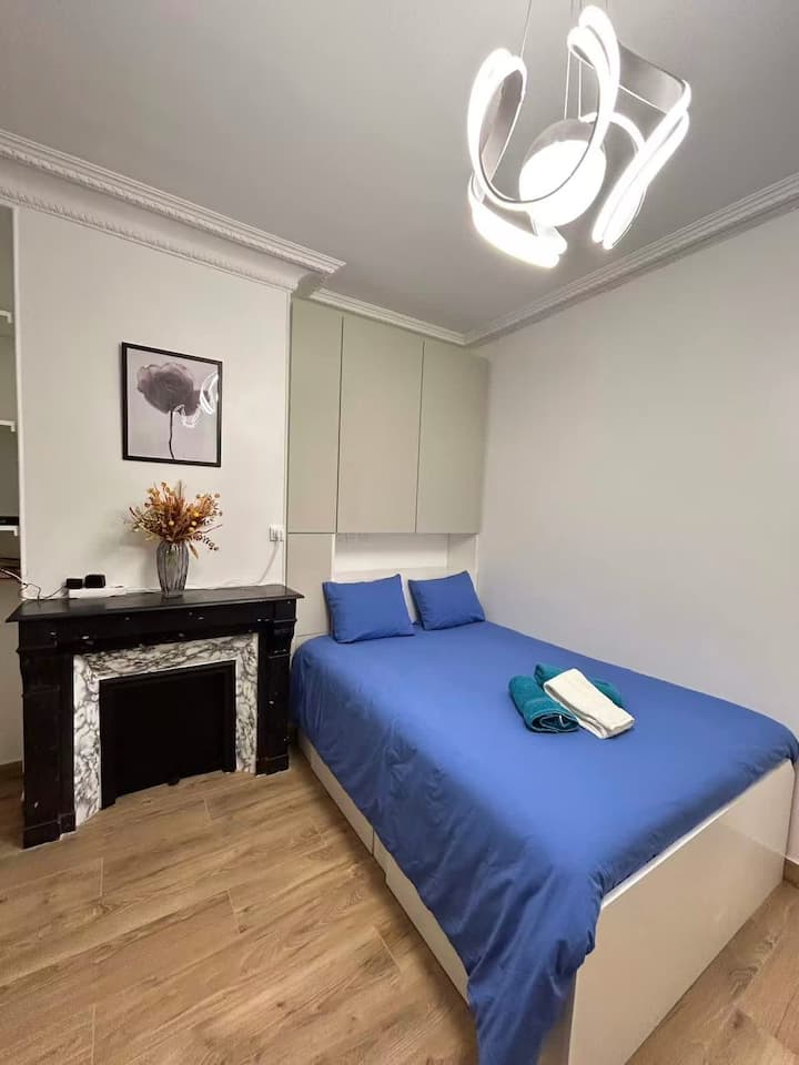 Parisian Studio In Montmartre - Paris