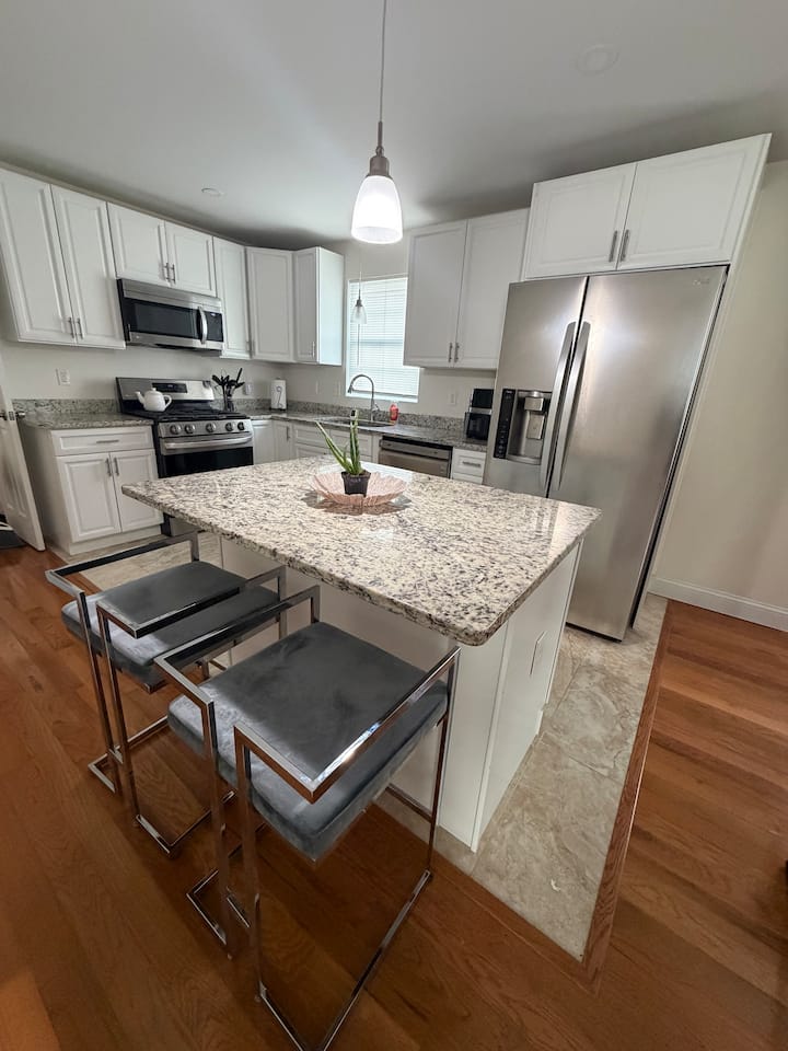 Providence Gem | Cozy, Chic & Convenient - Providence, RI