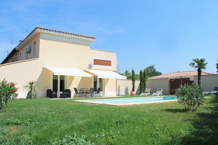 Annexe De Mas Provençal Avec Piscine Privée - Orange