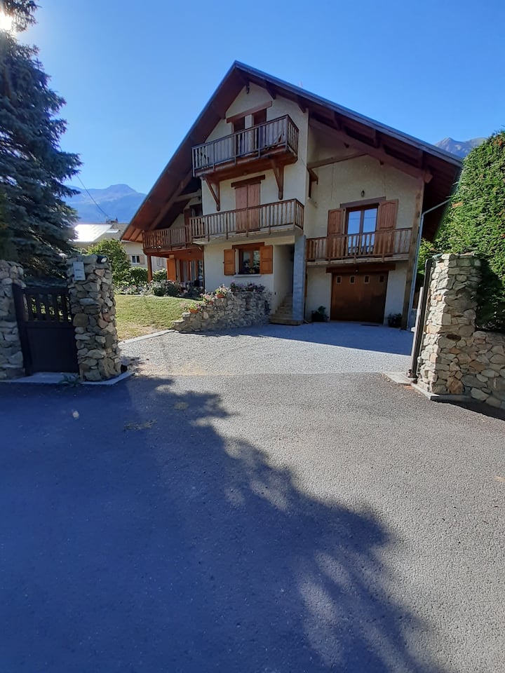 Appartement N
Randonnée
Lac
75 € Nuit Minimum - Embrun