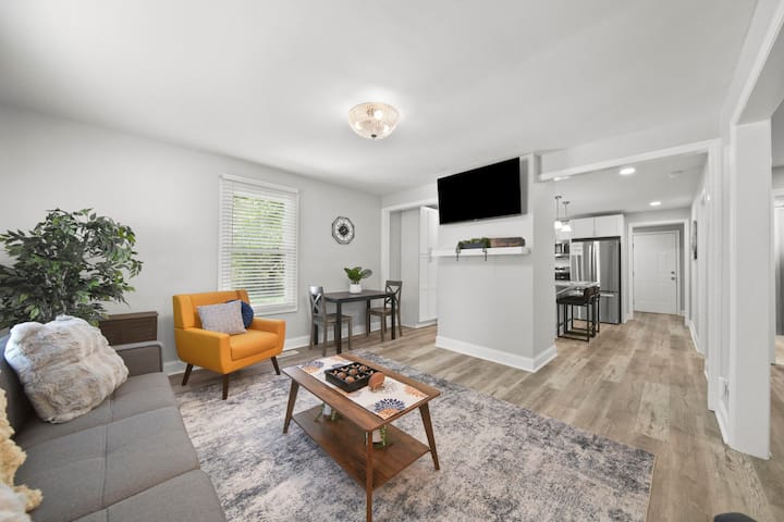 3br Modern Bungalow  Fire Pit  River District! - Belmont, NC