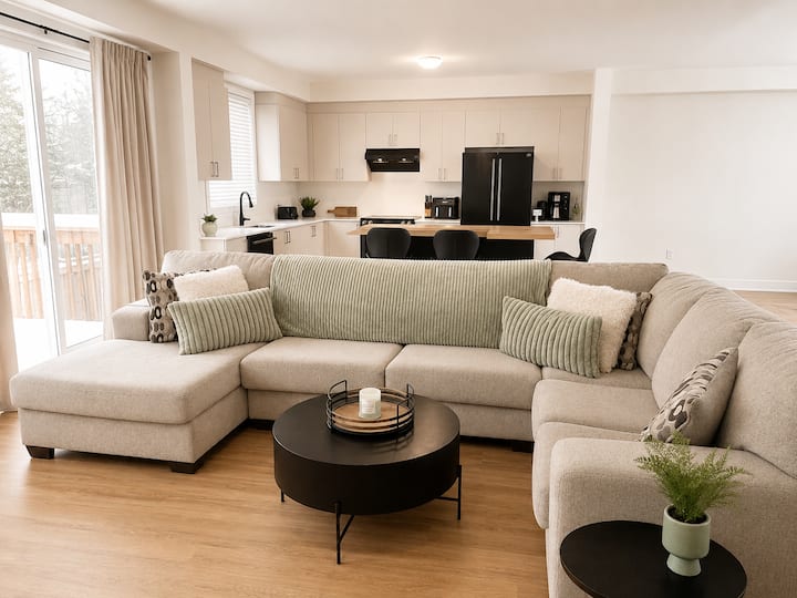 Contemporary Modern Designer Open Concept Home - Barrie