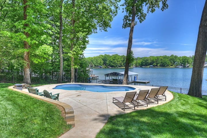 Lucky's Lake House | Sleeps 20 | Pool | Game Room - Mooresville, NC