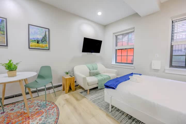Wonderful Studio | South End - Boston, MA