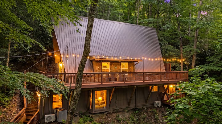 New Listing Special At Hawk Nest Chalet - Gatlinburg, TN