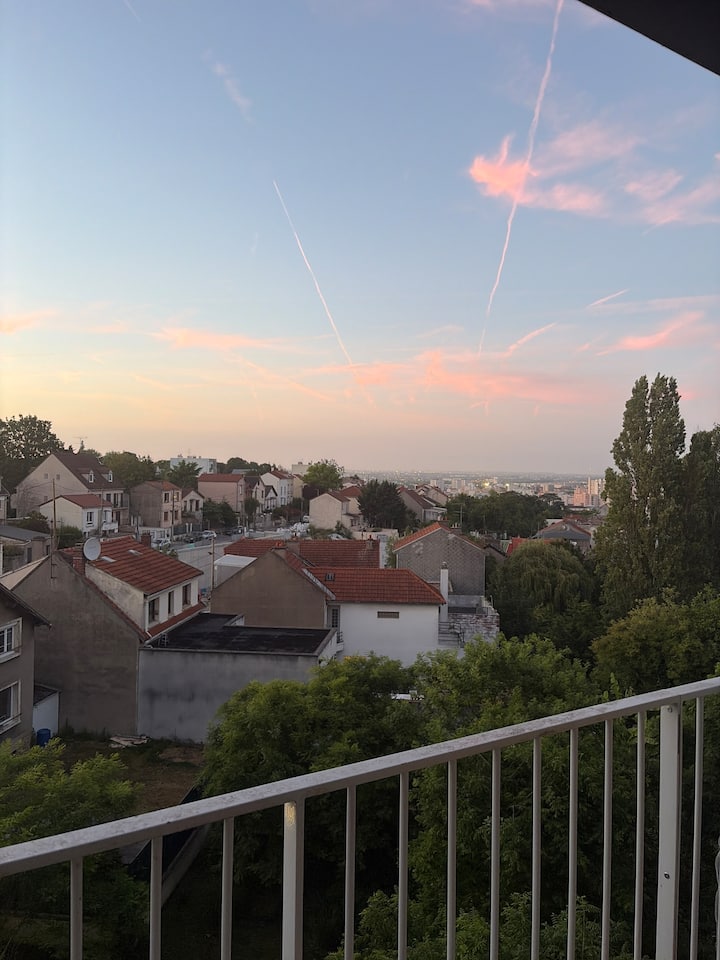 Vue Panoramique Métro à 2 Min Parking Balcon - Romainville