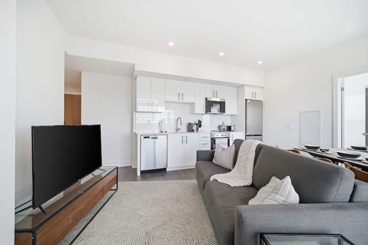 City Views | Pool, Gym, Bowling, Games Room & More - Chicopee