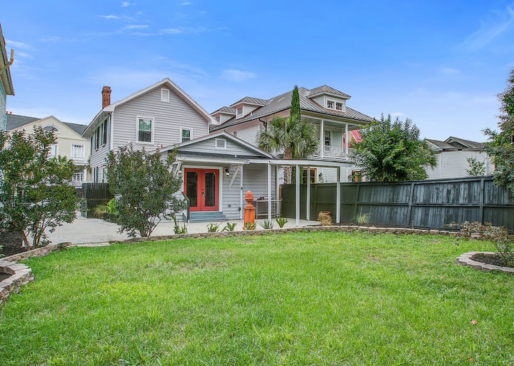 Stunning 2 Bed 2 Baths In Downtown Charleston! - Charleston, SC