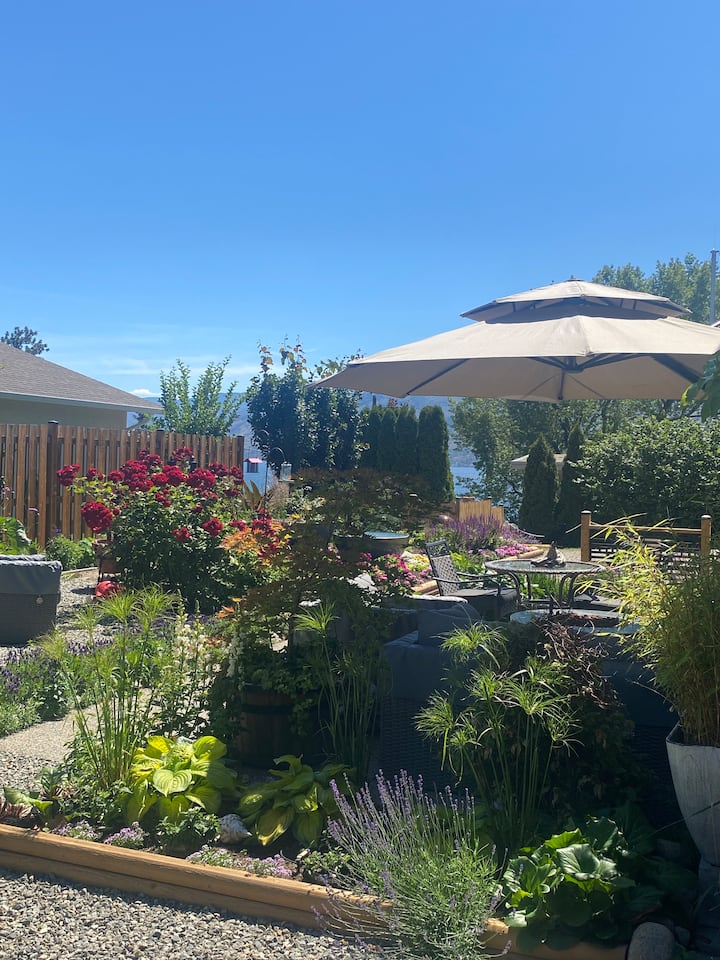 J&j's Guest Suite-just Steps From The Beach - Peachland