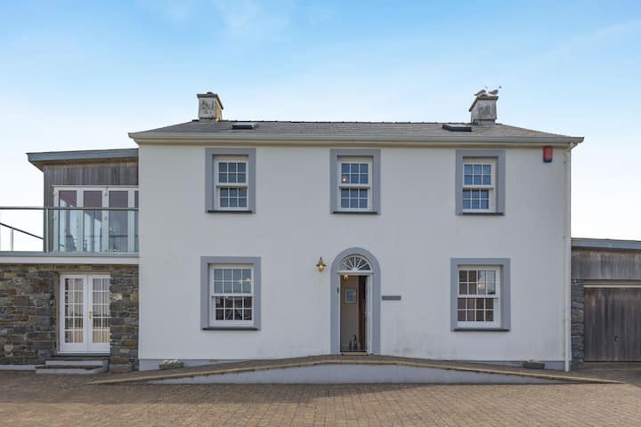 5 Bed In Aberaeron (Oc-r43318) - Aberaeron