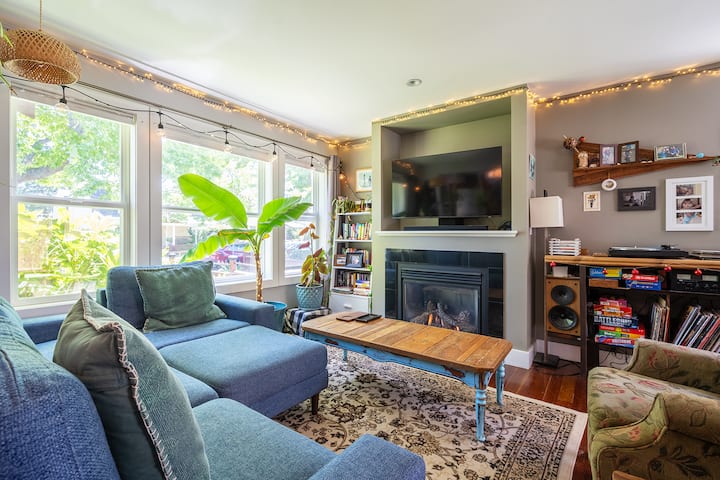 Charming 3br Home In Victoria - Victoria