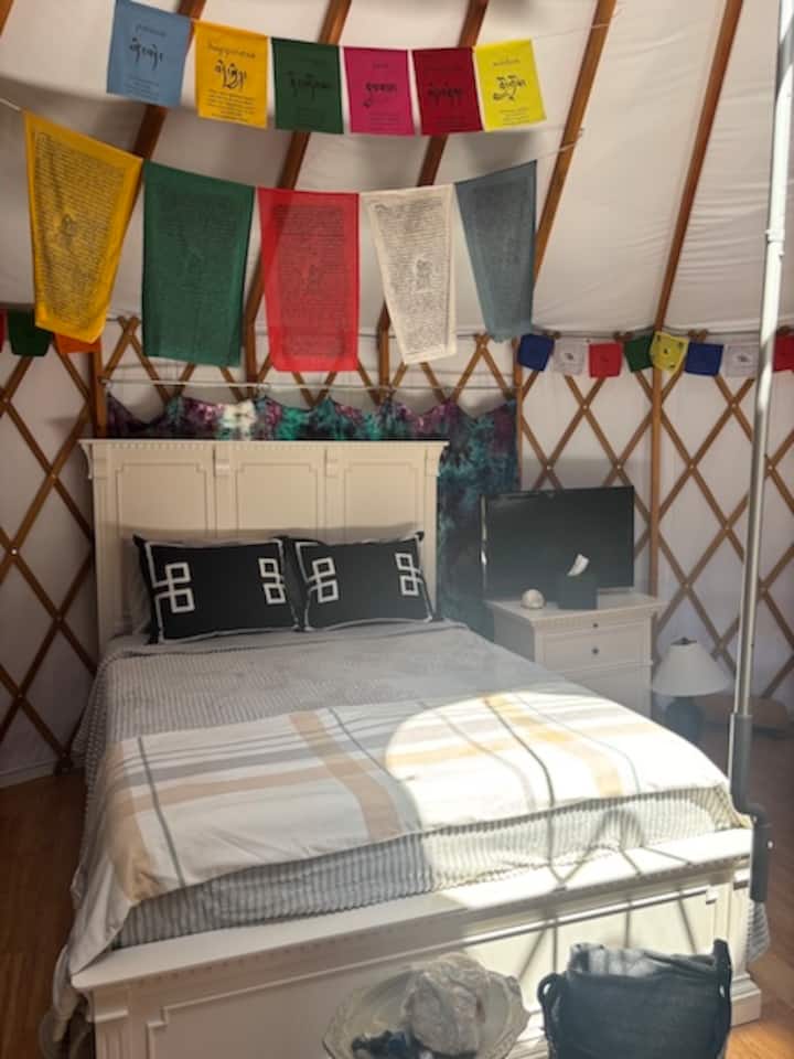Peaceful Ancient Mongolian Yurt Stay - Medford, NJ