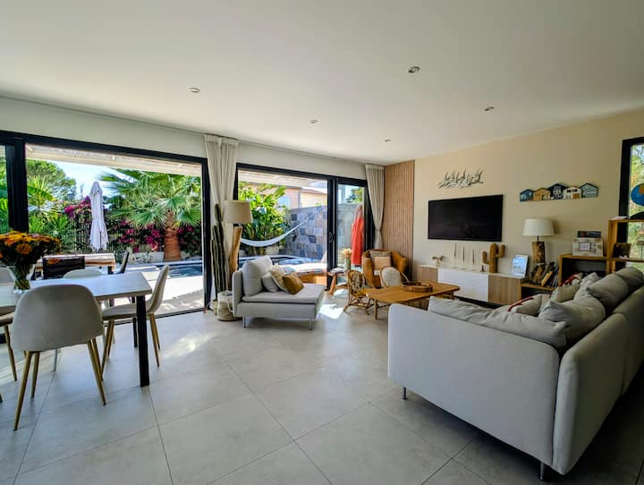 Villa L'esterel: Villa Au Calme, Piscine, Paillote - Fréjus