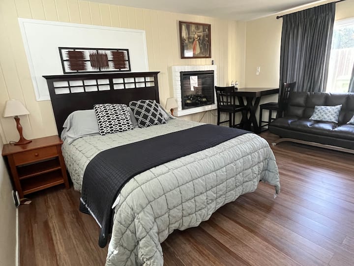Private Studio Near Sfsu , Sf, And Bart - Daly City, CA