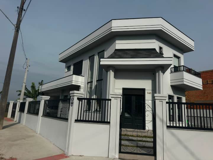 Casa Completa Com Piscina E Churrasqueira - Garopaba