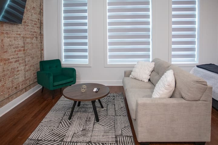 Stay In The Heart Of Council Bluffs' 100 Block - Lake Manawa, IA