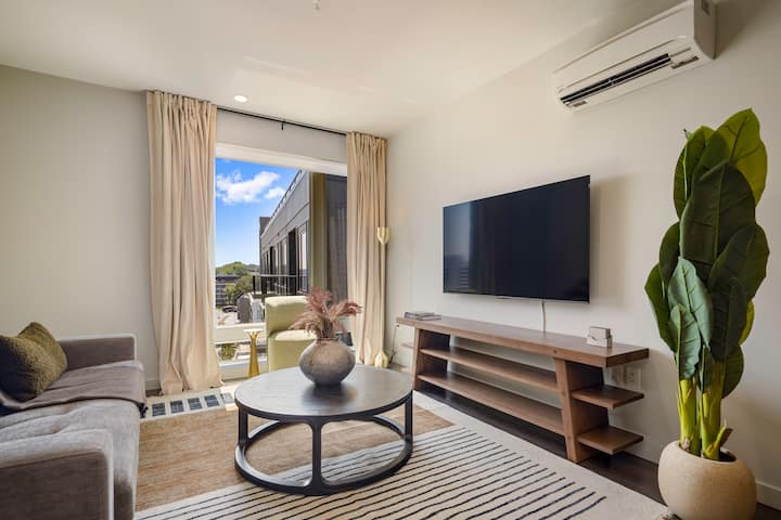 Designer 1br | Luxe Amenities, Gym, Parking - Scarsdale, NY