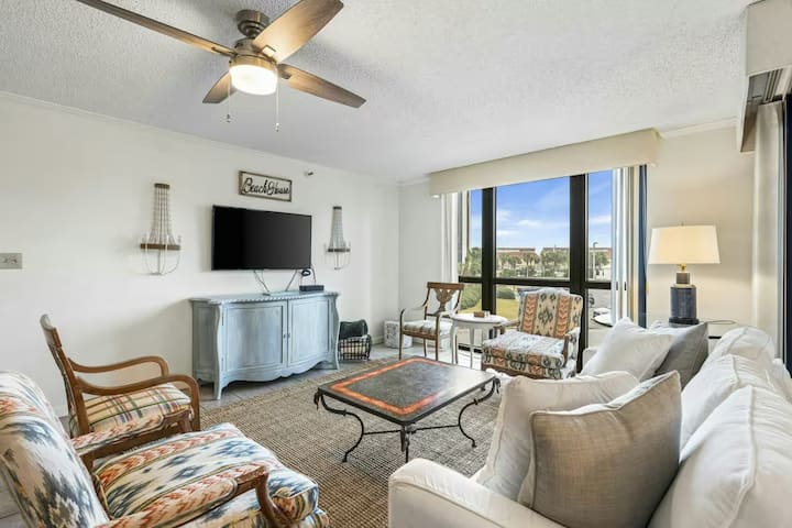 Enclave 203b~ Walk To The Beach - Destin, FL