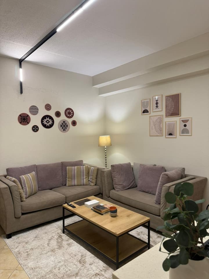 Rose | Cozy Retreat In Dammam - Dammam