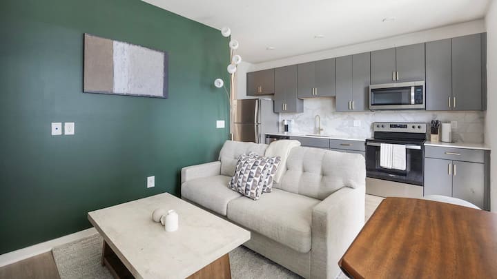 Landing | Stunning 1bd, Pool, Courtyard - Richmond, VA