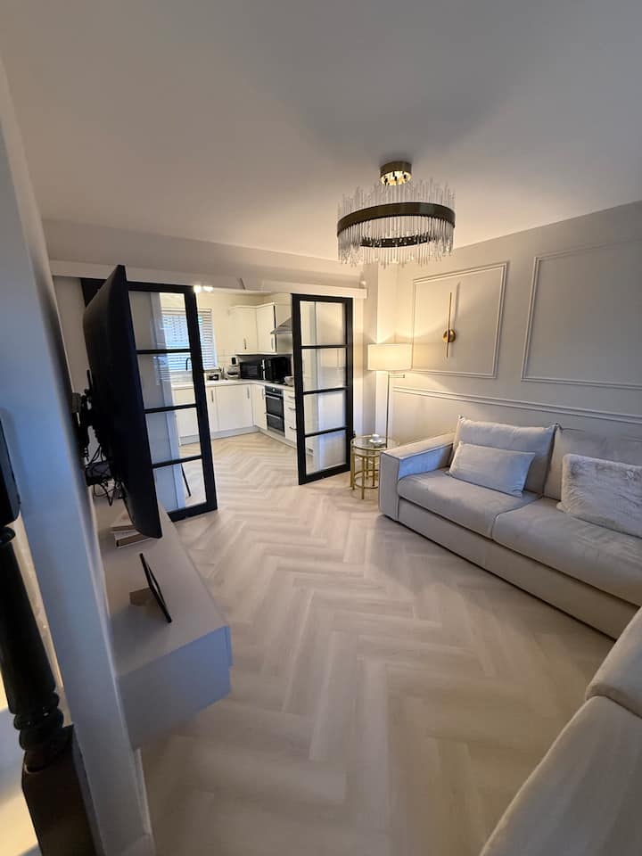 Entire 2 Bedroom House In Glasgow - Glasgow