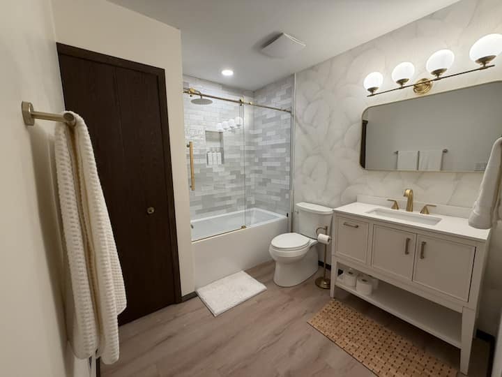 New! North Shore Modern Retreat | Beaches & Dunes - Grand Haven, MI